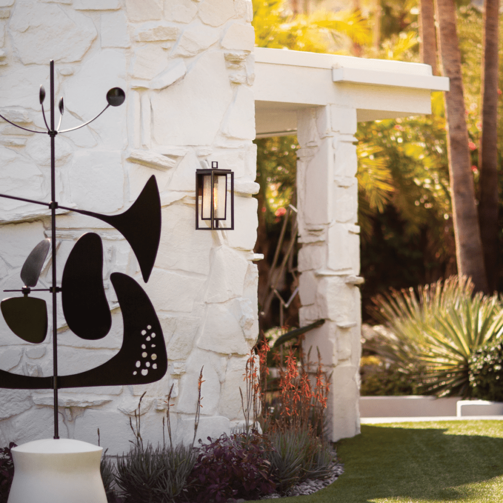 Republic 1004 Medium Wall Lantern | The Lighting Centre NZ