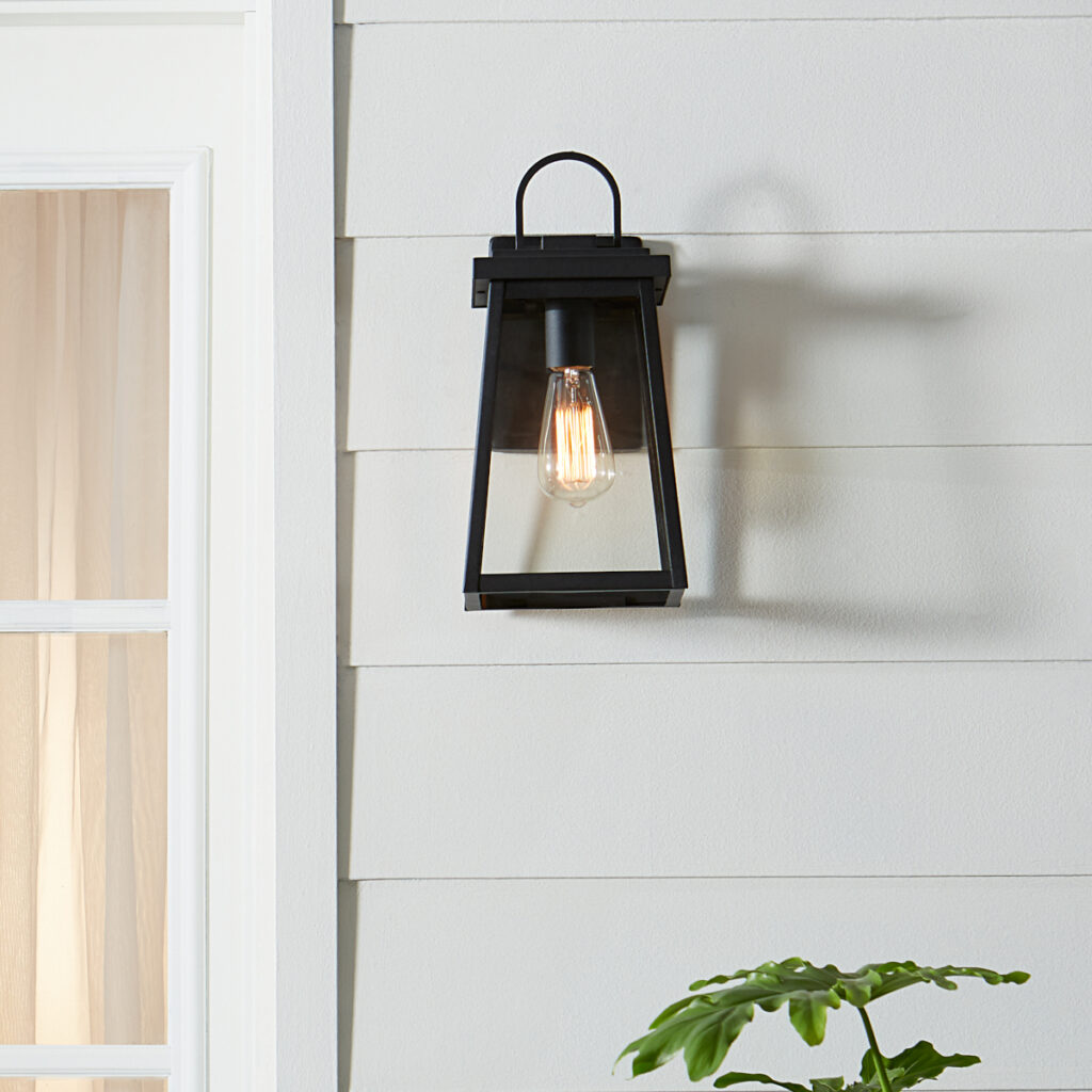 Republic 1004 Medium Wall Lantern | The Lighting Centre NZ